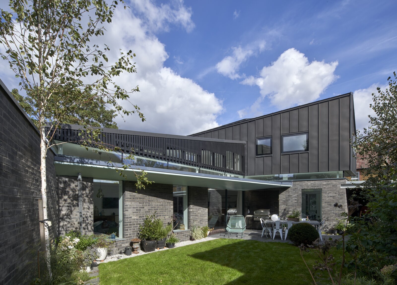 Photo 21 of 22 in An Angular Brick and Steel Home in London Stands Out ...