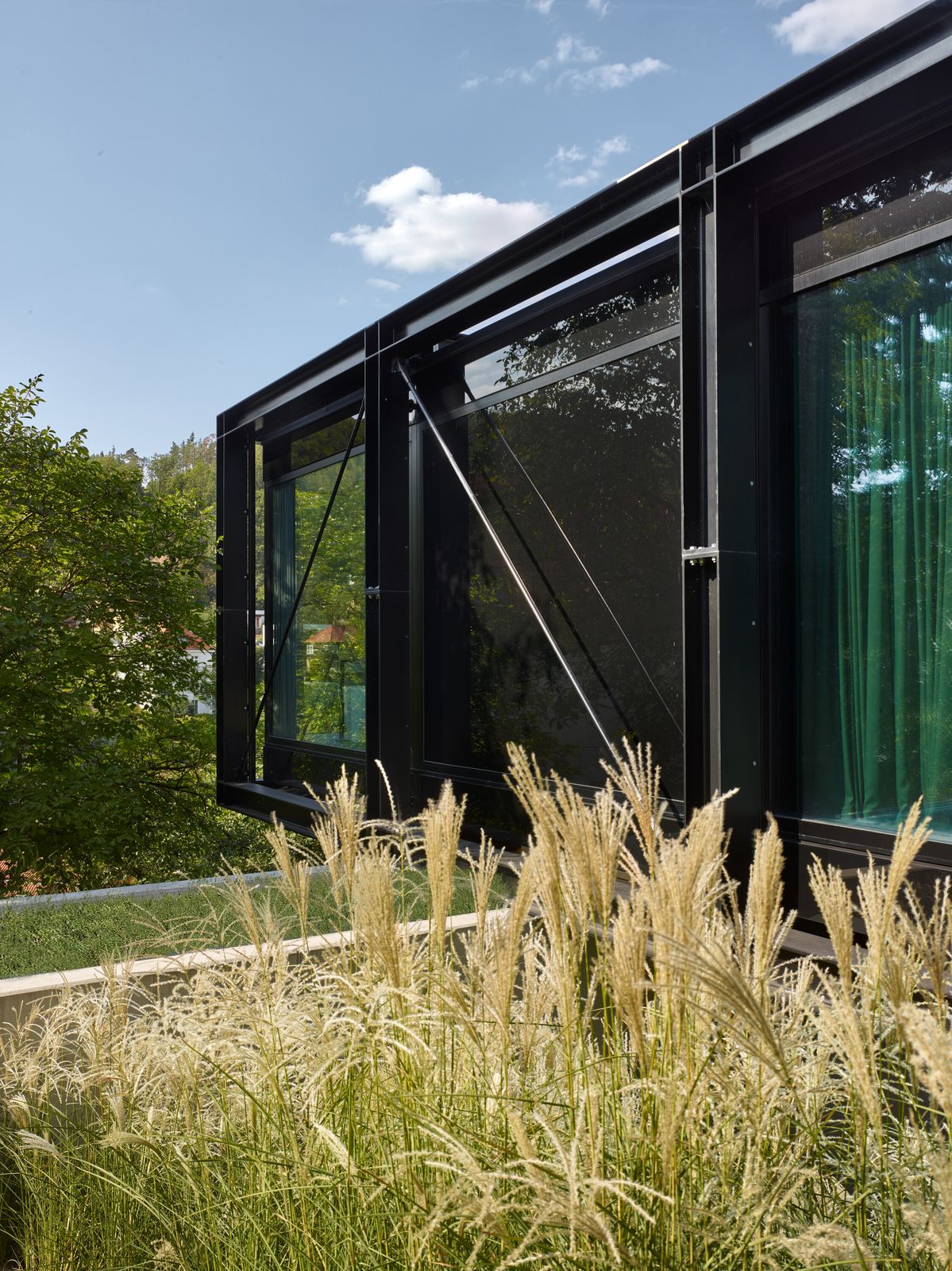 Photo 6 of 20 in The Site Had Great Views, But Bad Sunlight. The ...