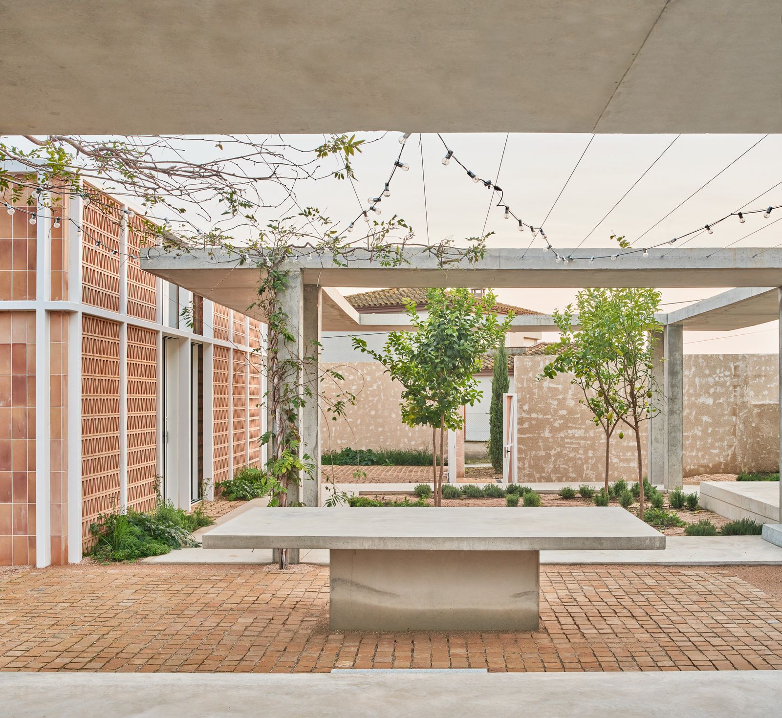 Photo 7 of 19 in Breeze-Block Walls and Pavilions Make This Spanish ...