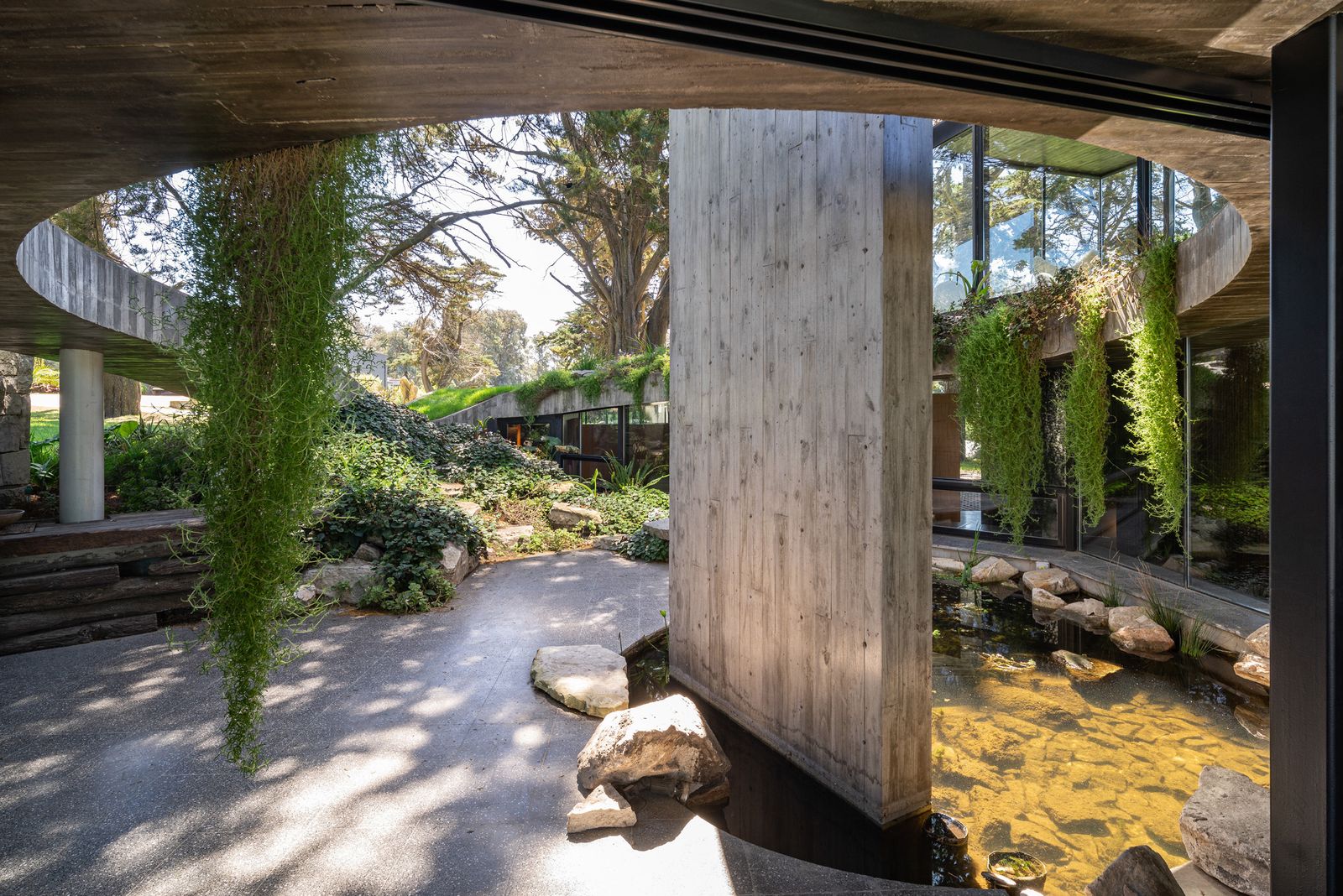 Photo 8 of 19 in Part Spy Lair, Part Hobbit House, This Argentinian ...