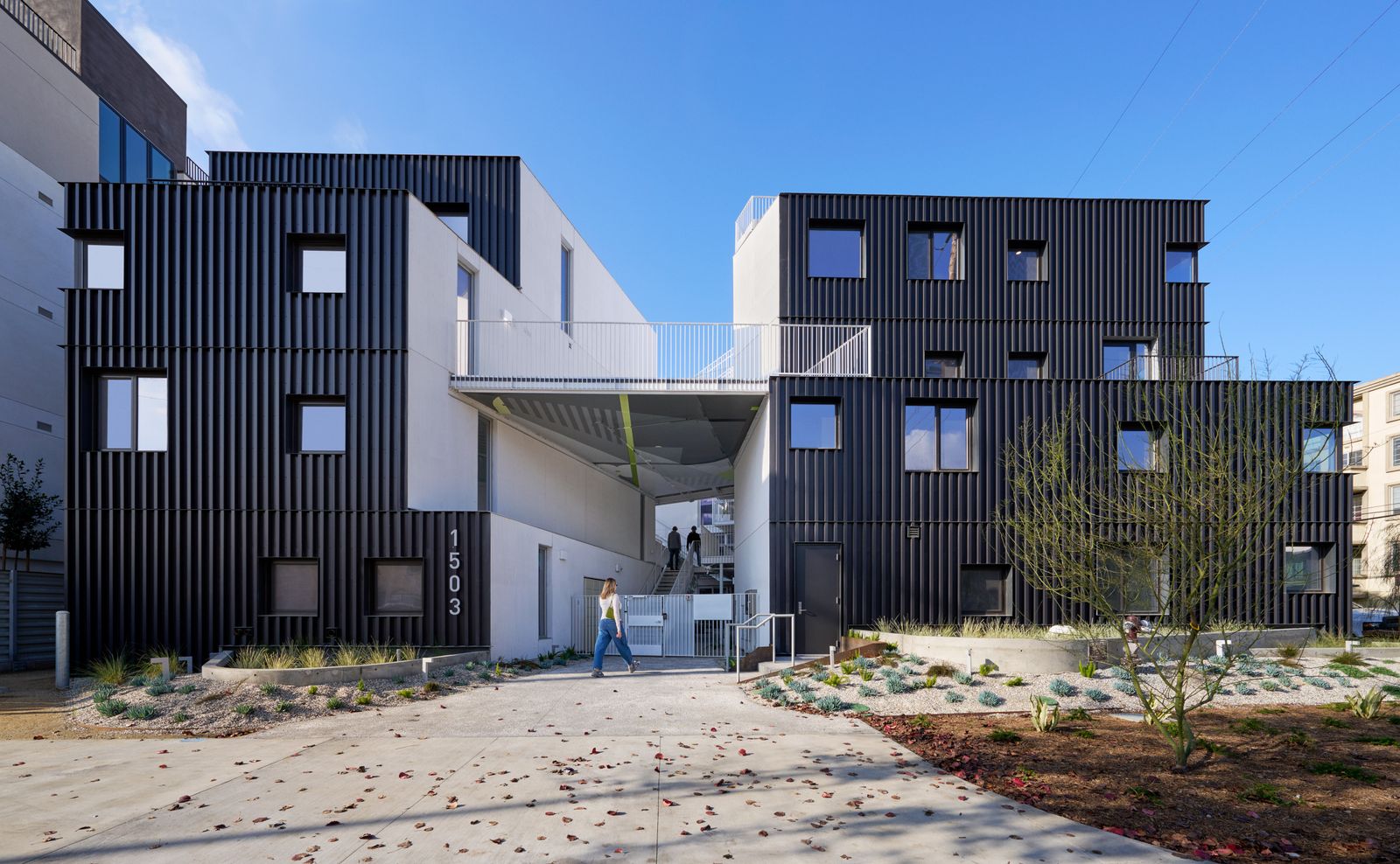 Photo 1 of 11 in This Housing Complex in West Los Angeles Is an ...