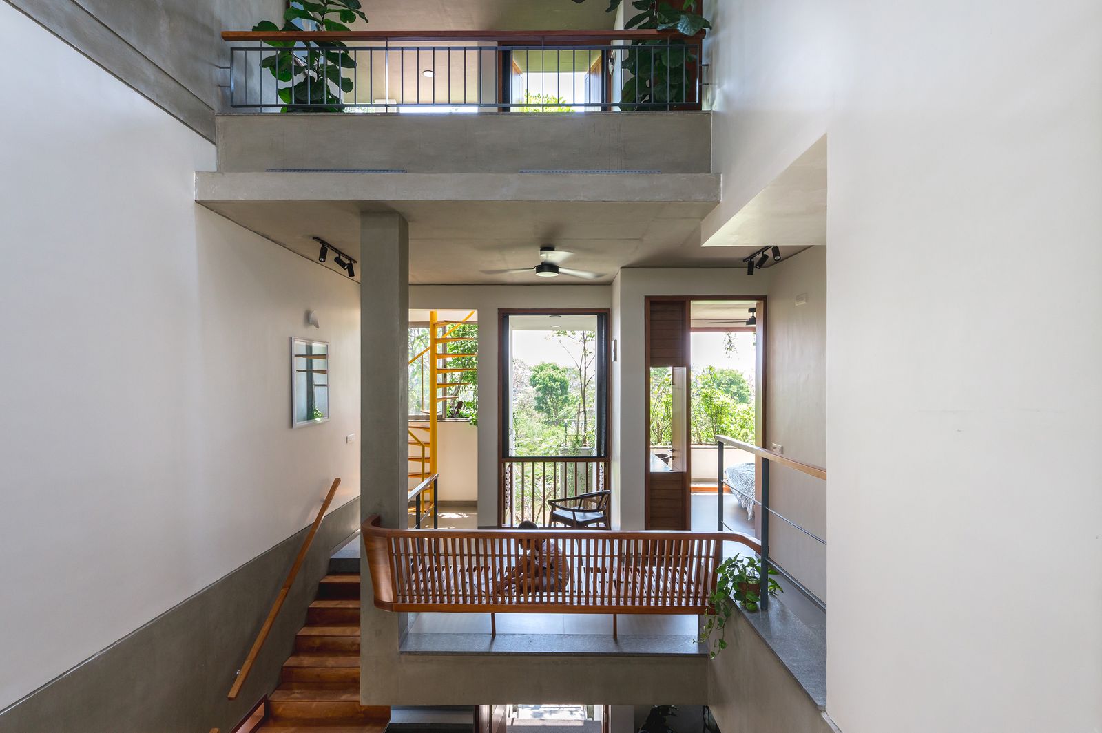 Photo 12 of 20 in The Skylight Steals the Show at This Vertical ...