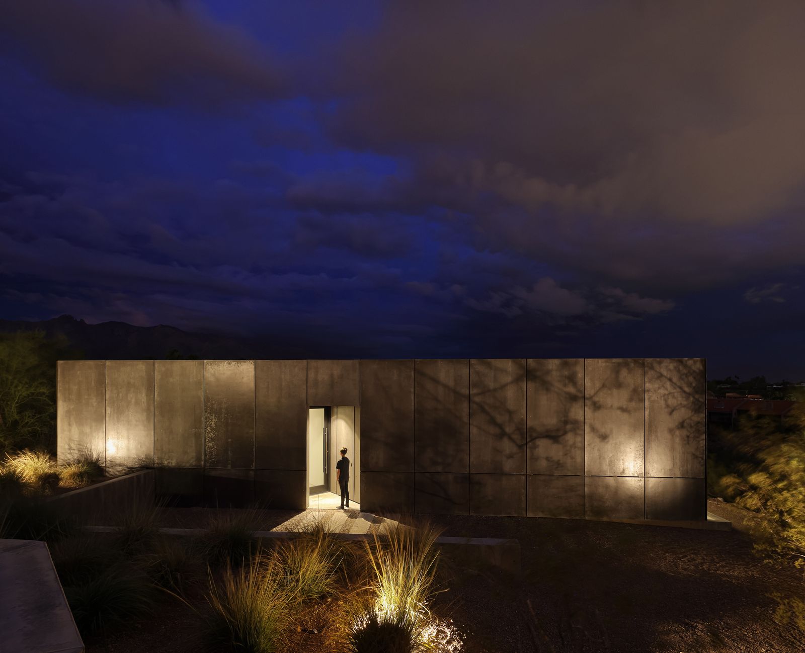 Photo 13 of 13 in Every Room of This Arizona ADU Captures a New View of ...
