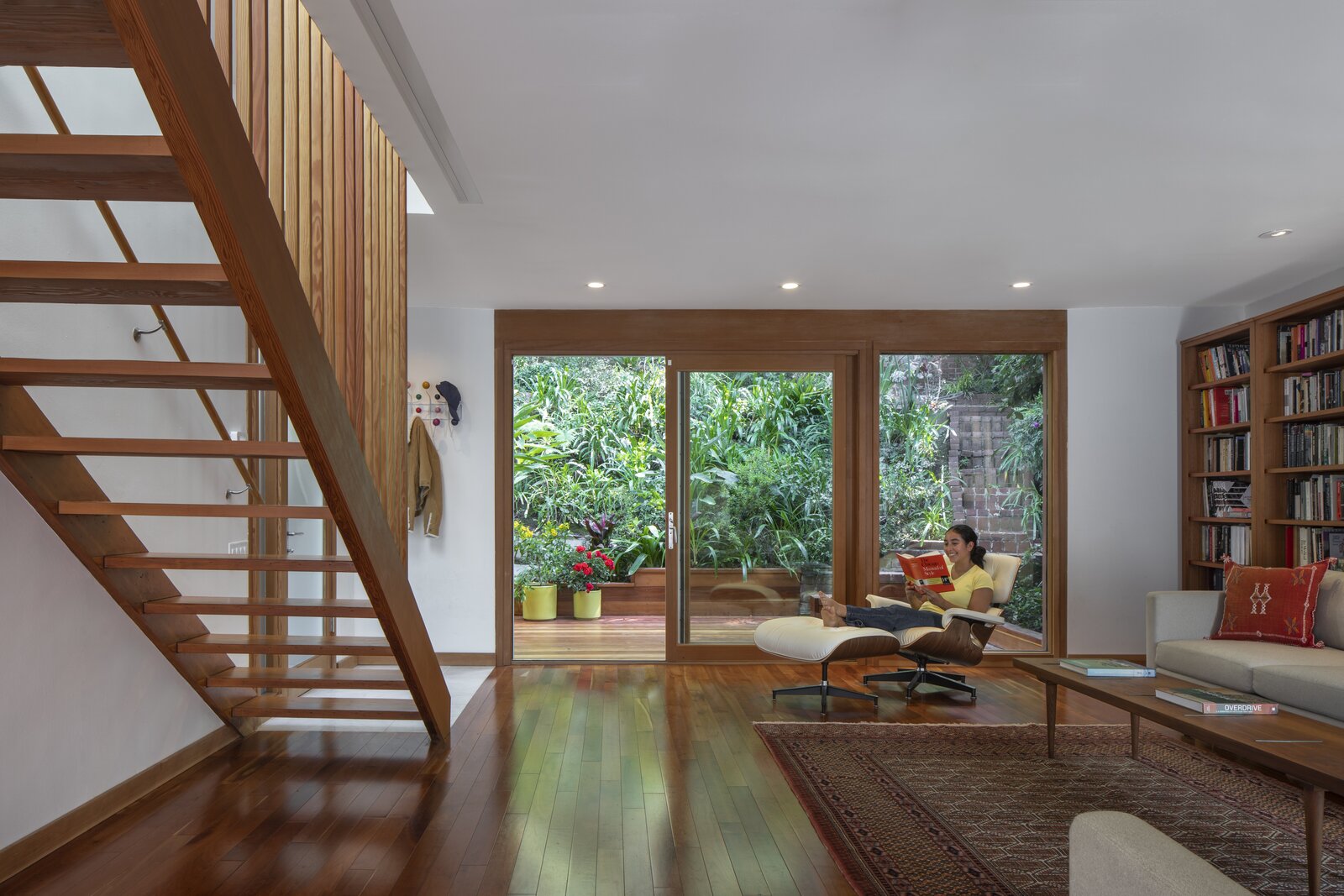 Photo 4 of 6 in Award-Winning Architect Stephen Phillip's Tree House ...