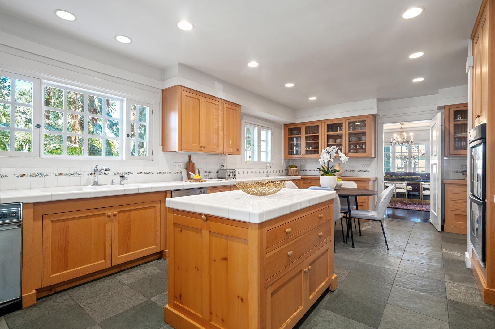 Photo 7 of 11 in The Fleming House, Santa Monica's Last Remaining ...