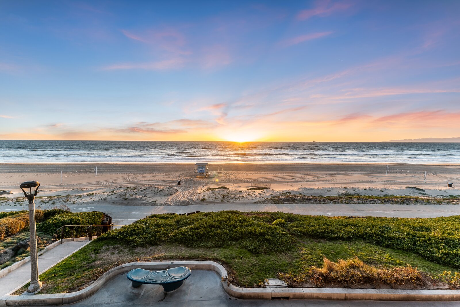 Photo 1 of 9 in Custom Cape Cod-Style Home on Manhattan Beach Strand ...