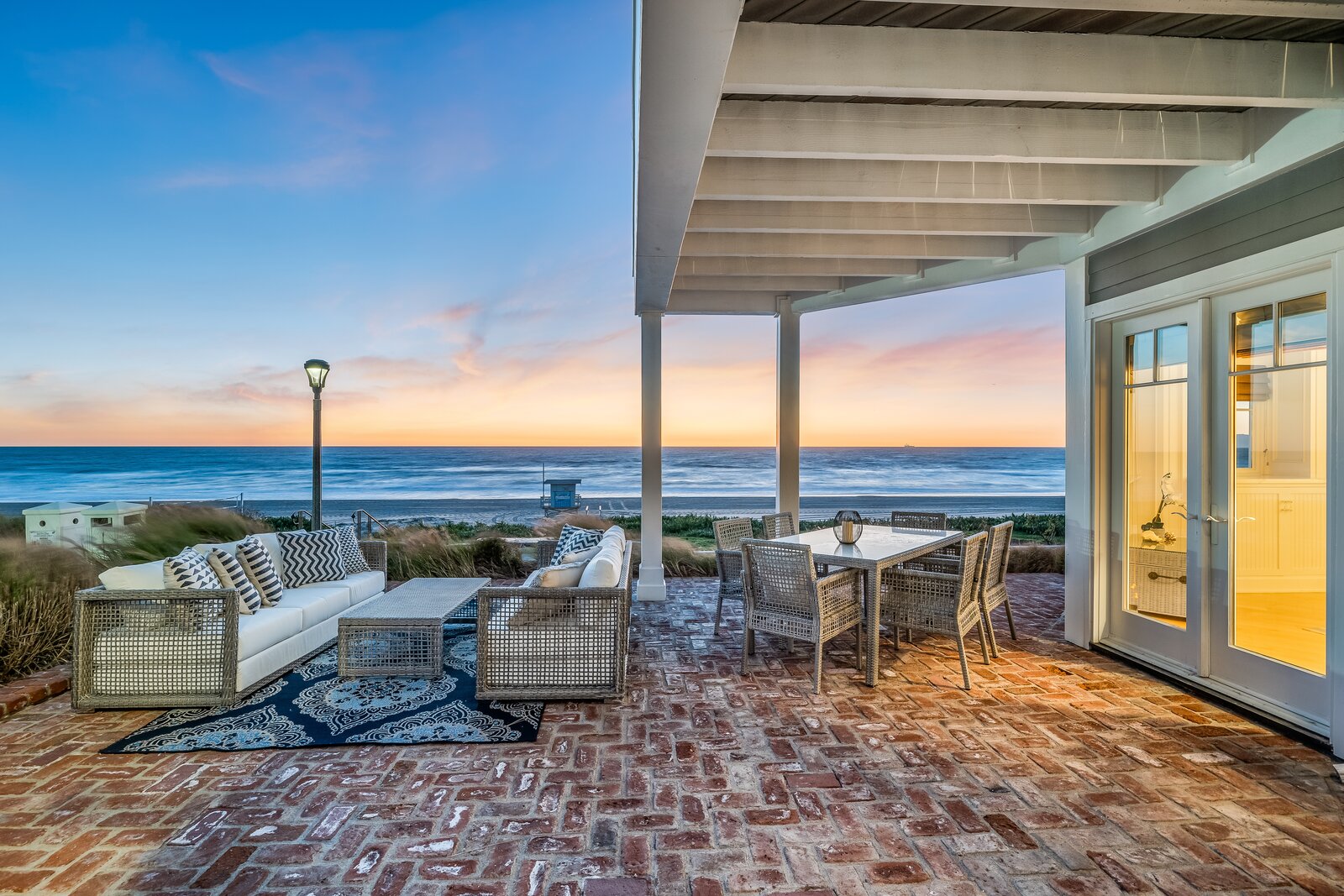 Photo 3 of 9 in Custom Cape Cod-Style Home on Manhattan Beach Strand ...