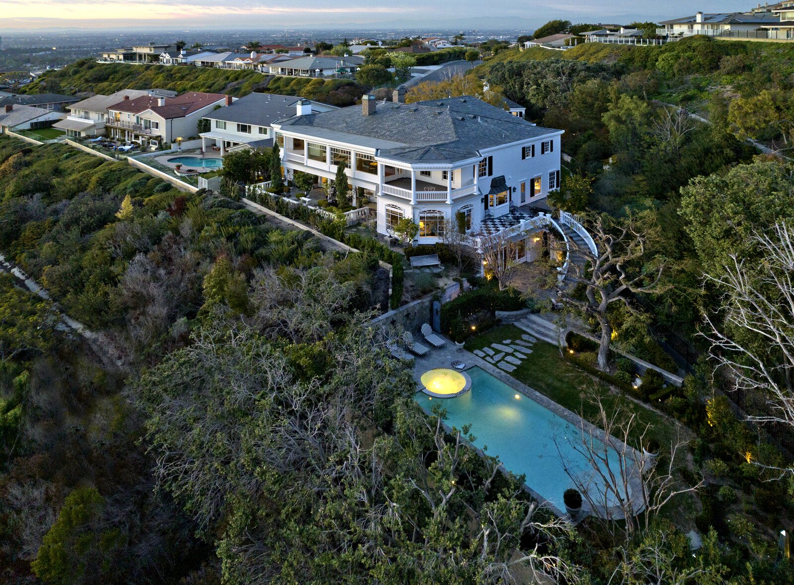 Photo 2 of 11 in Georgian-Inspired Corona del Mar Estate With Panoramic ...