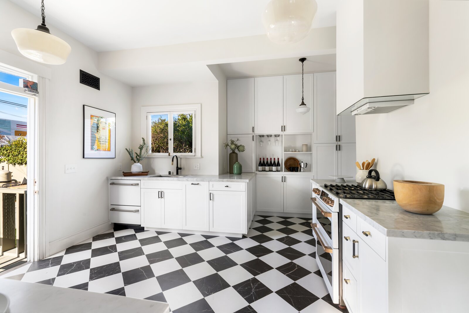 Photo 6 of 12 in Restored G.W.E. Griffith 1903 Historic Craftsman Lists ...