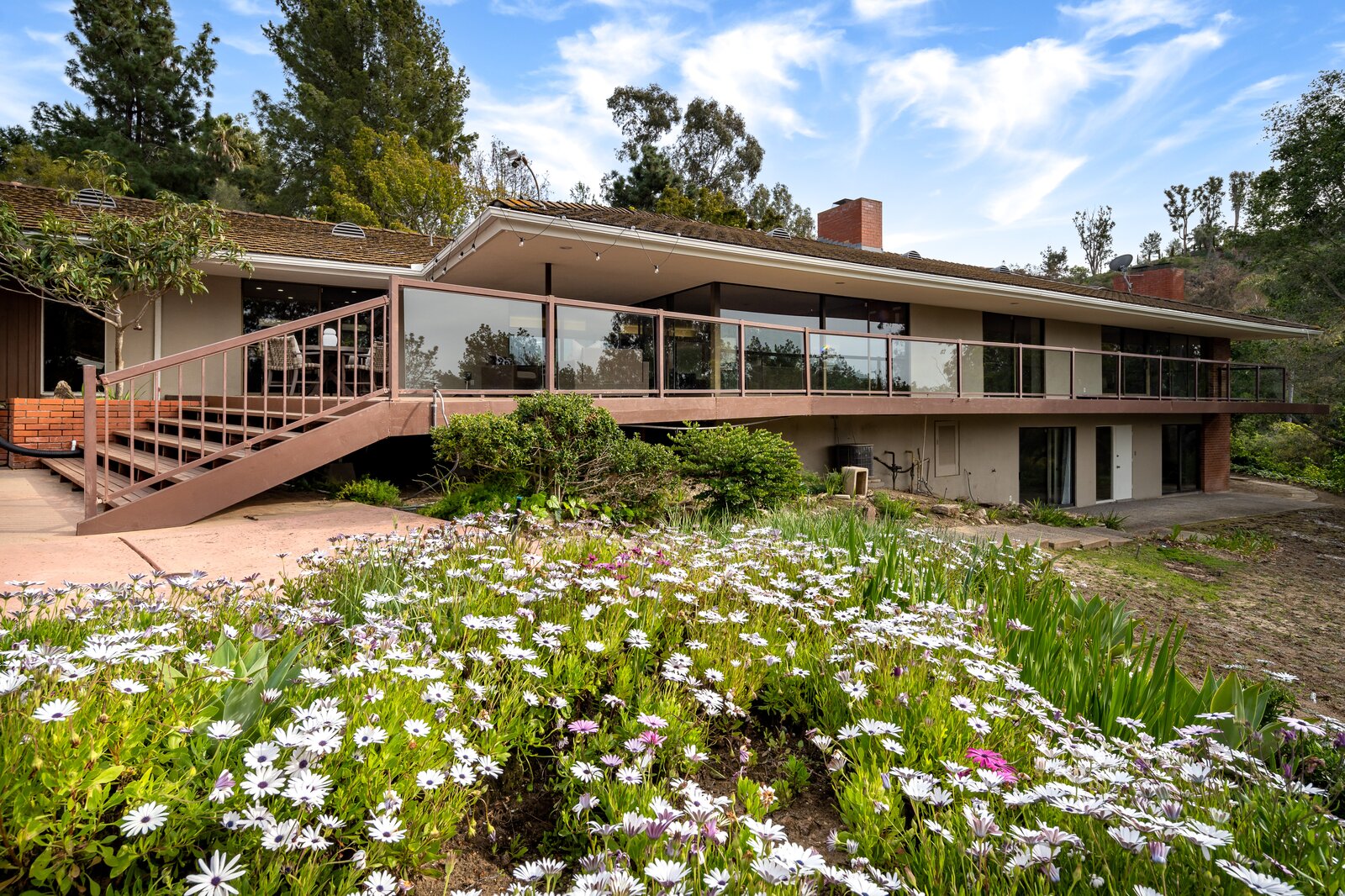 Photo 12 of 13 in Harold B. Zook-Designed Mid-Century Modern Residence ...
