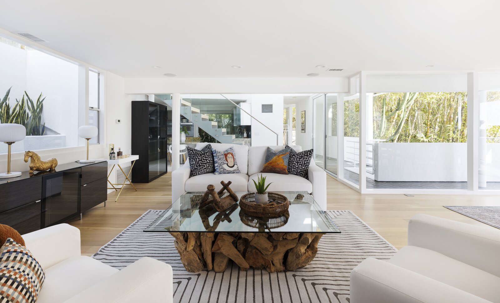 Photo 5 of 15 in Del Mar Compound With 180-Degree Views Lists For $10 ...