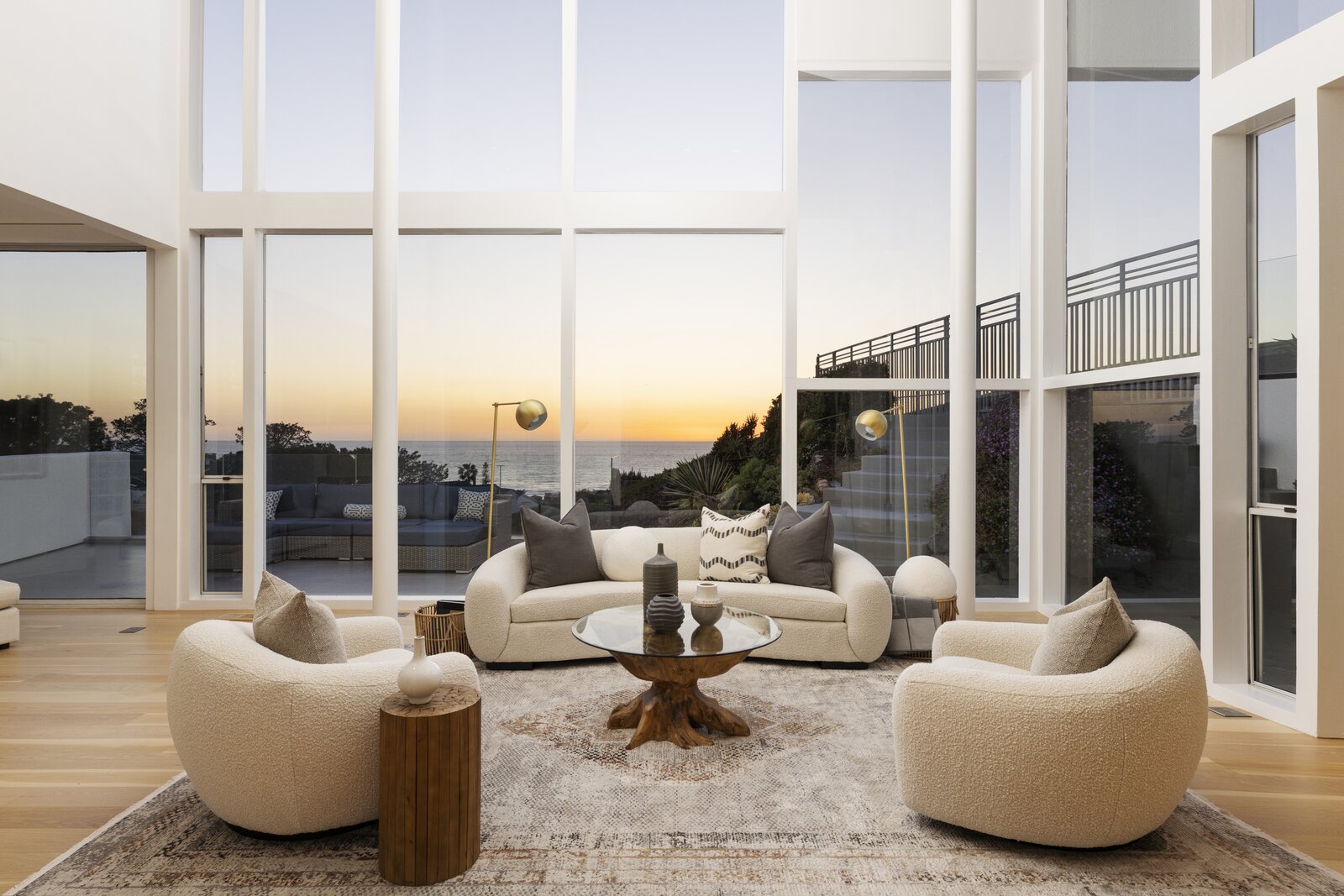 Photo 14 of 15 in Del Mar Compound With 180-Degree Views Lists For $10 ...