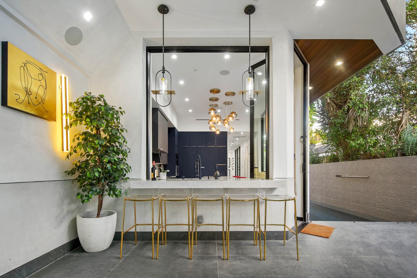 Photo 6 of 11 in First in a Trilogy of Venice Homes Named “The Glass ...