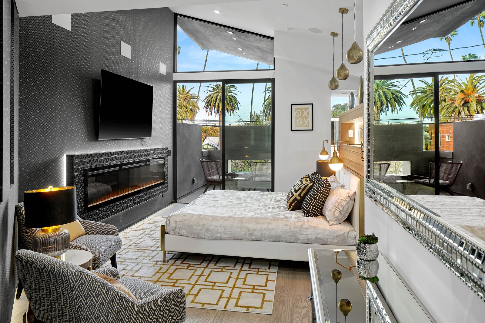 Photo 9 of 11 in First in a Trilogy of Venice Homes Named “The Glass ...