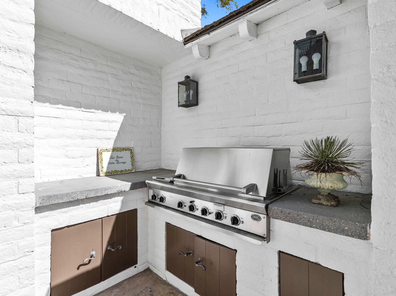 Photo 6 of 16 in 28-Acre Five-Structure Compound Five Minutes from ...