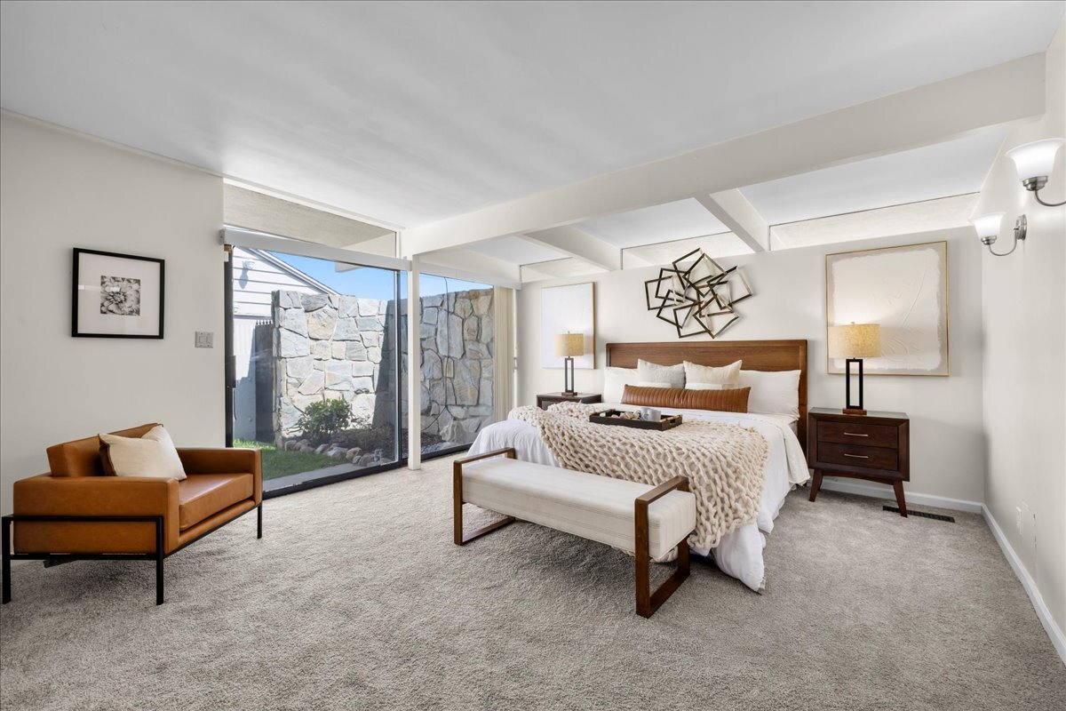 Photo 7 of 13 in Richard Dorman-Designed Architectural Masterpiece in ...