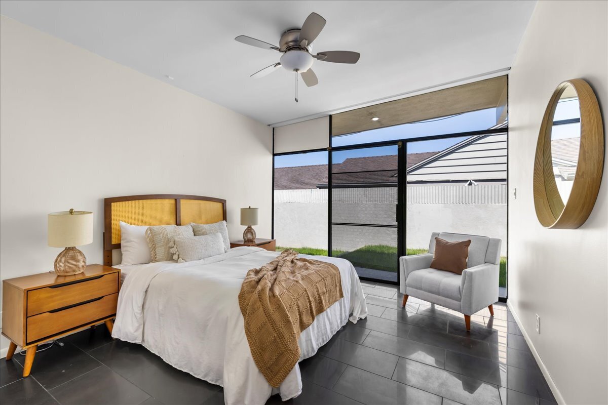 Photo 9 of 13 in Richard Dorman-Designed Architectural Masterpiece in ...