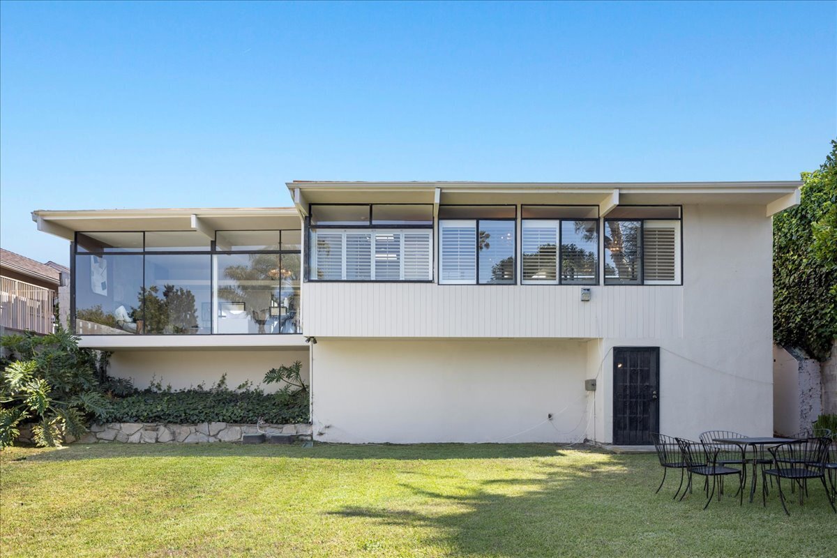 Photo 13 of 13 in Richard Dorman-Designed Architectural Masterpiece in ...