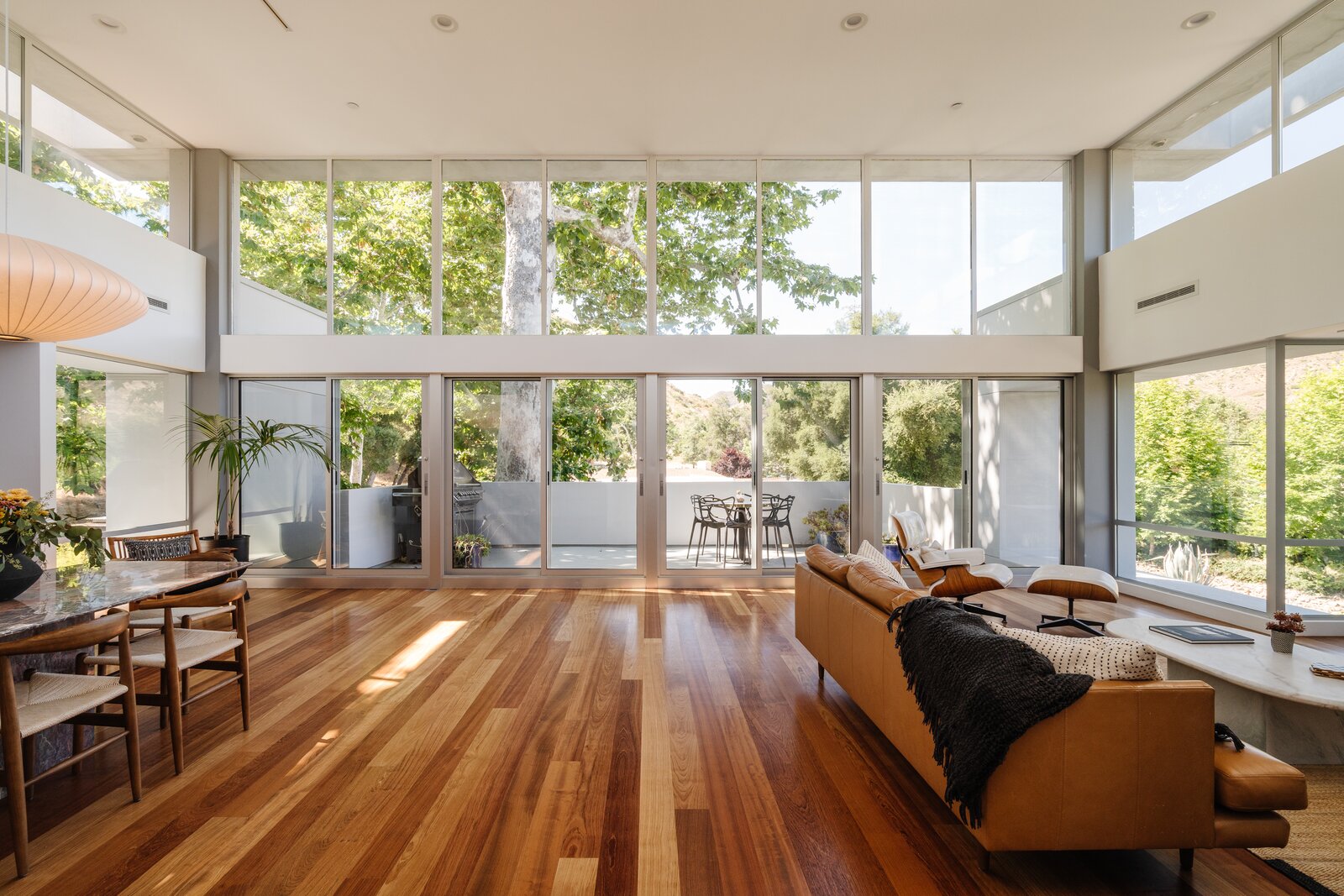 Photo 6 of 15 in Ellis David Gelman-Designed Elevated Mountain Home ...