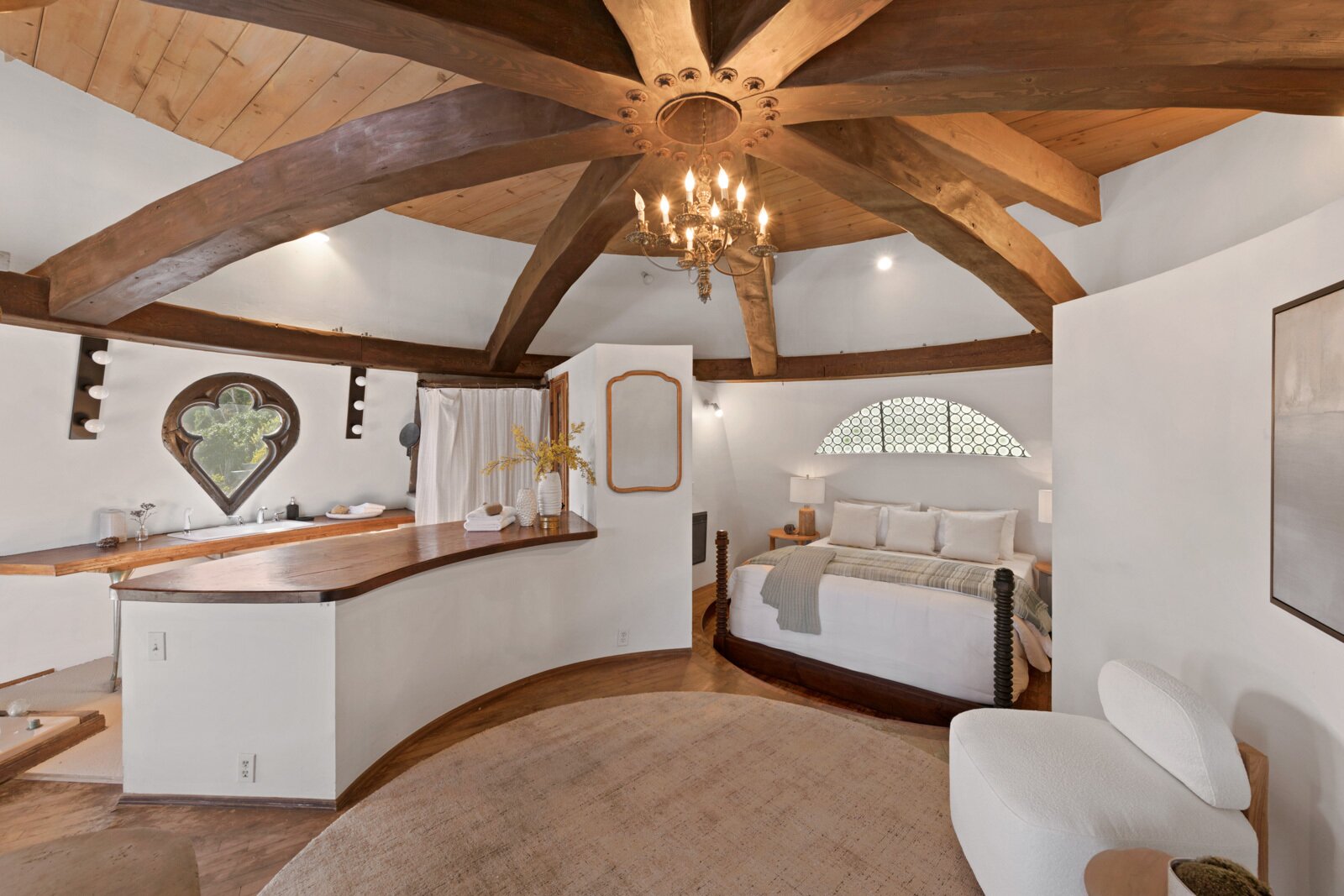 Photo 8 of 16 in Harry Gesner’s Iconic Beachfront Sandcastle House in ...