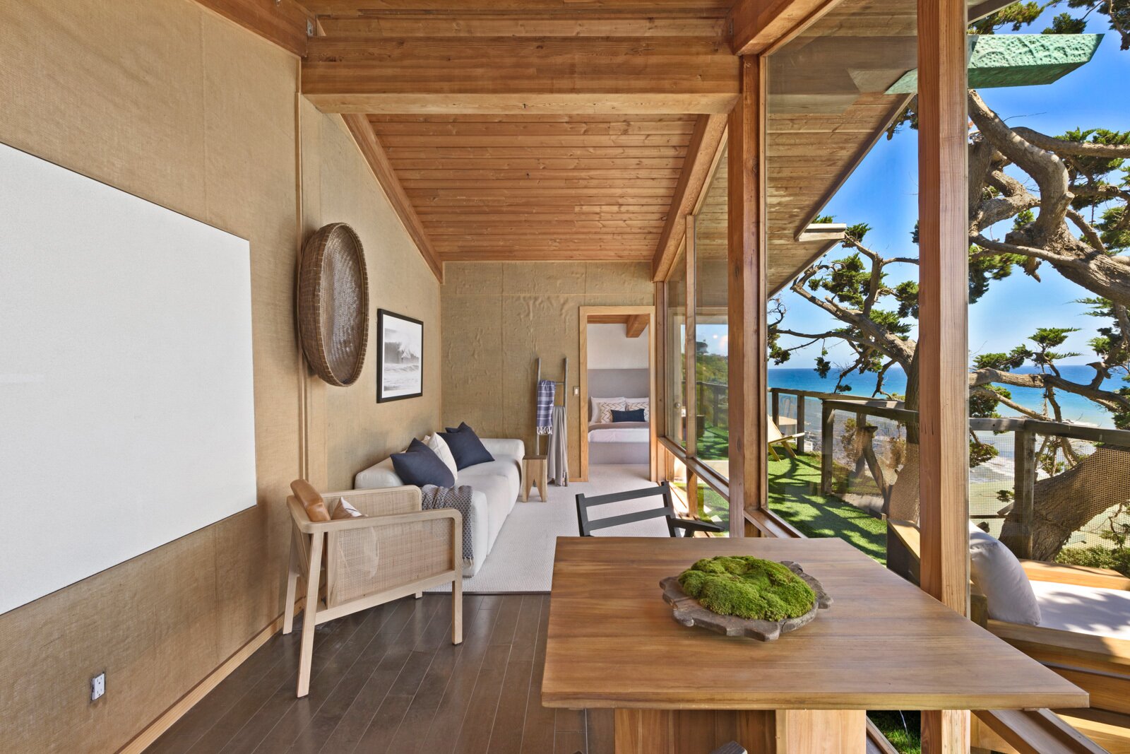 Photo 15 of 16 in Harry Gesner’s Iconic Beachfront Sandcastle House in ...