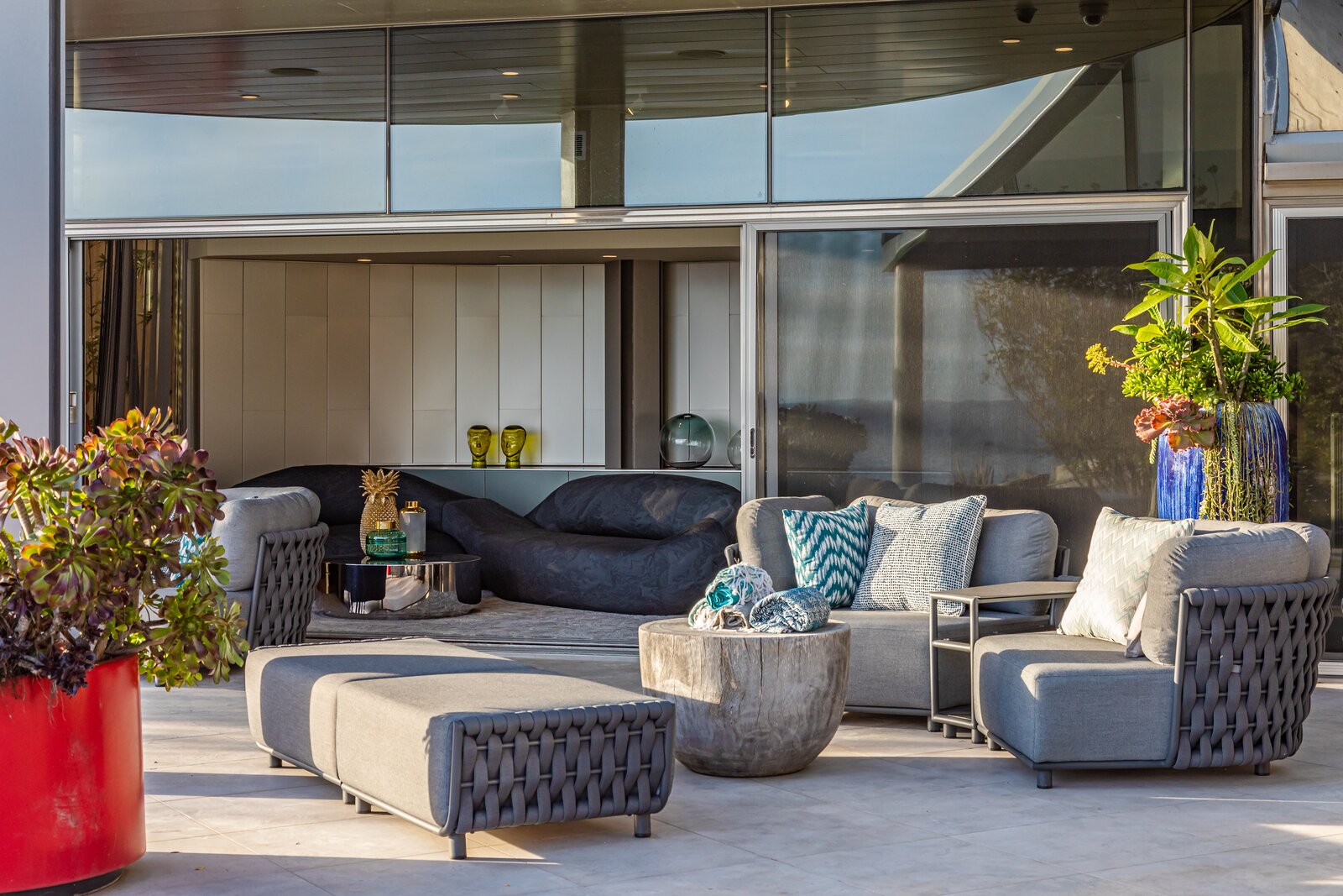 Photo 3 of 14 in Edward R. Niles-Designed Modern Architectural W/ 75 ...