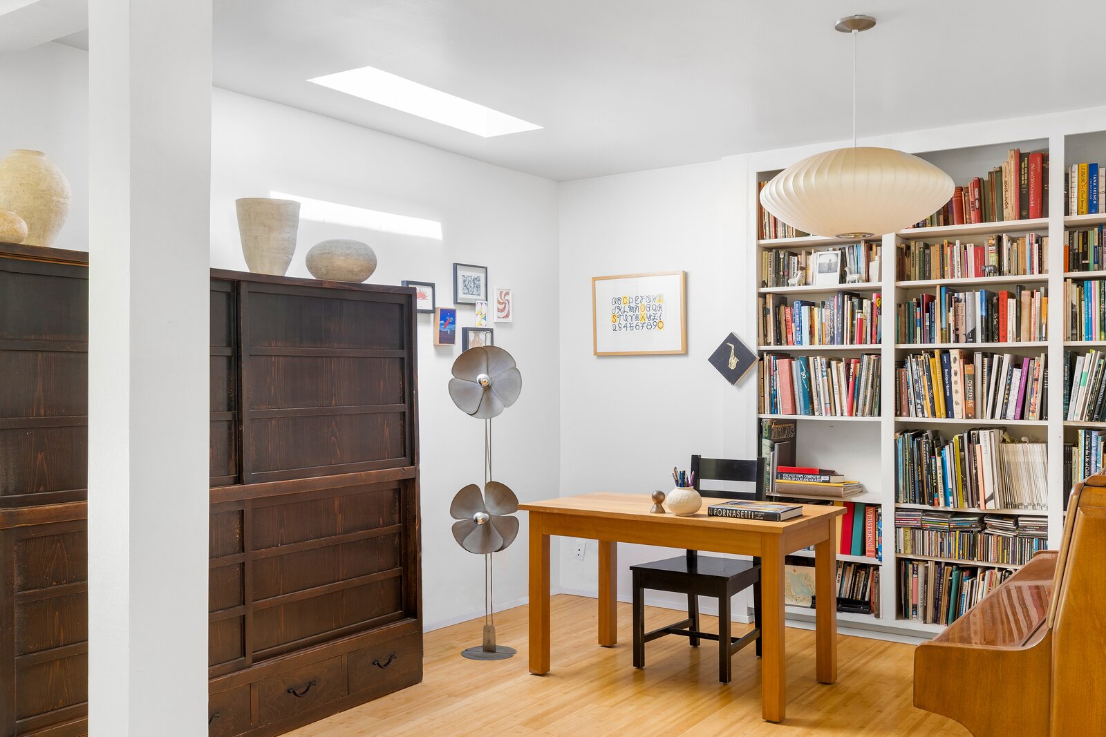 Photo 3 of 10 in Modernique Homes, 1948. Gregory Ain-Designed Mar Vista ...