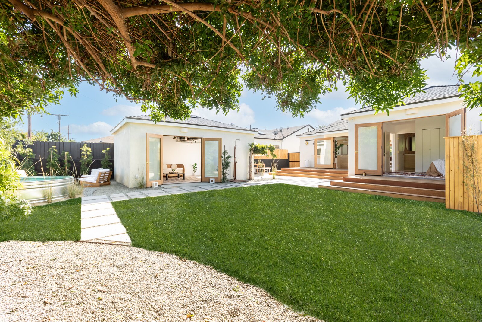 Photo 3 of 8 in Rare Mid-Century Modern Residence in Leimert Park Lists ...