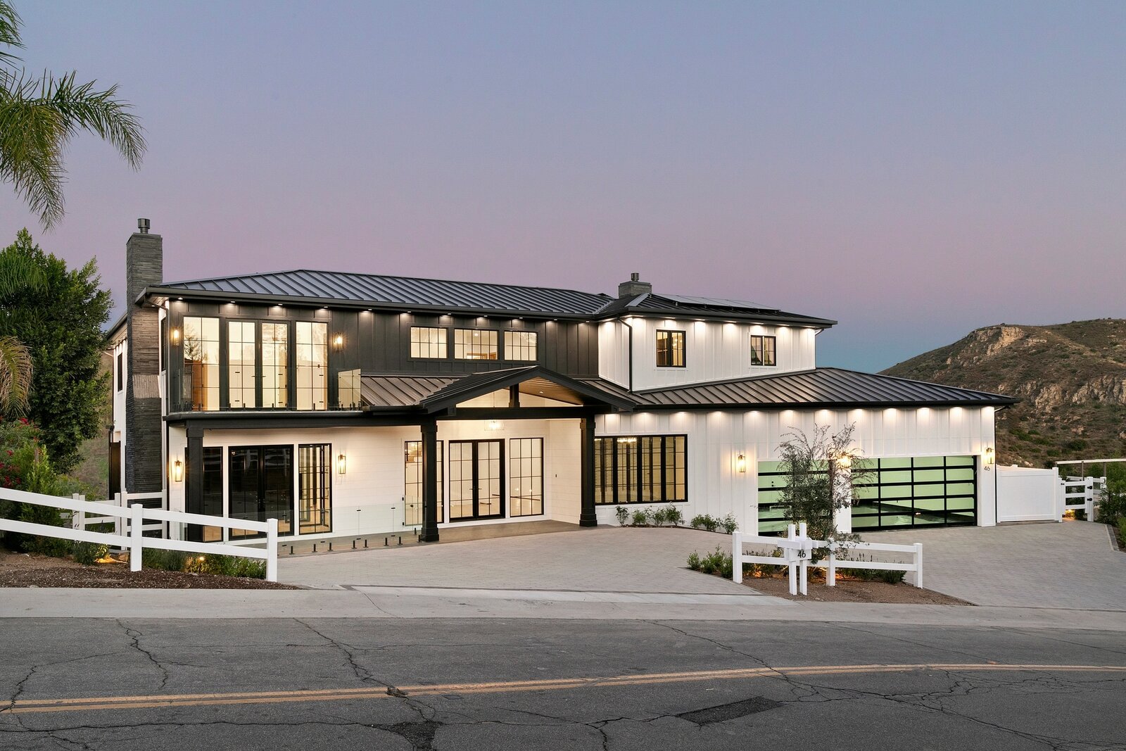 Photo 1 of 11 in Developer Husband Designer Wife Duo List Modern ...