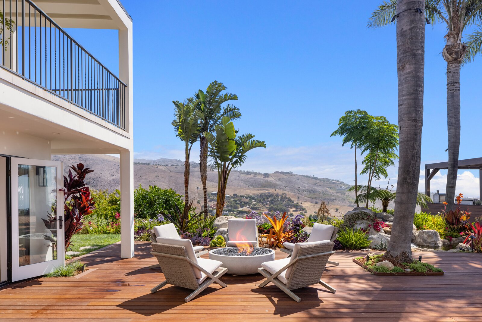 Photo 7 of 10 in Three-Acre Malibu Resort-Style Wellness-Centered ...