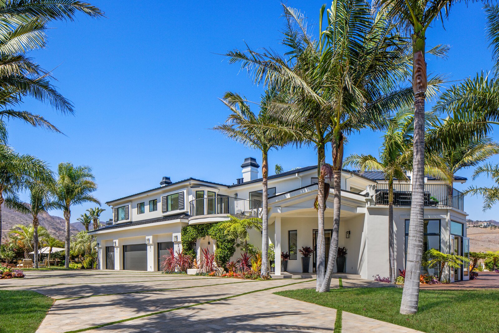 Photo 1 of 10 in Three-Acre Malibu Resort-Style Wellness-Centered ...
