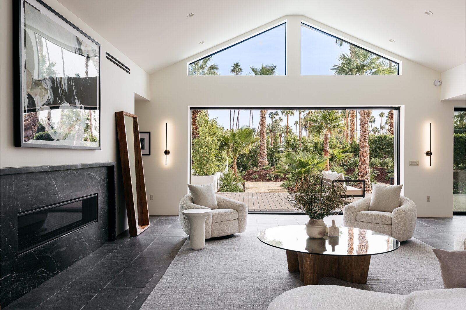 Photo 1 of 10 in Reimagined Palm Springs Residence by TED Construction ...