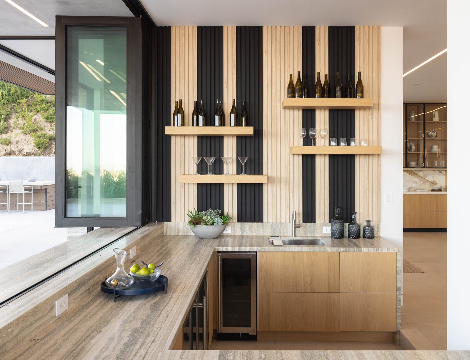 Photo 6 of 15 in Doug Burdge-Designed Contemporary Architectural in ...