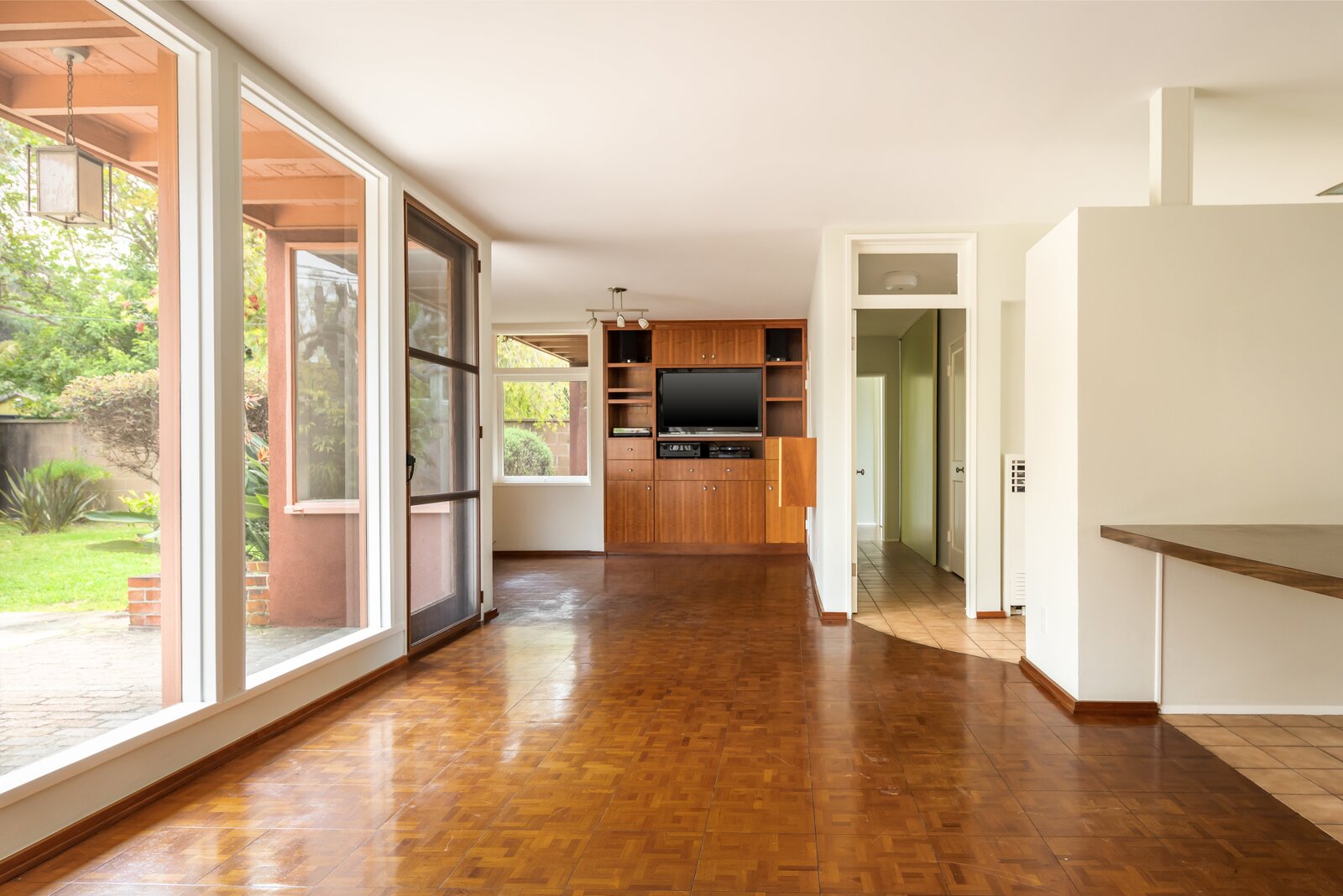 Photo 4 of 6 in Gregory Ain-Designed The Goodman-Pomish Residence, 1948 ...