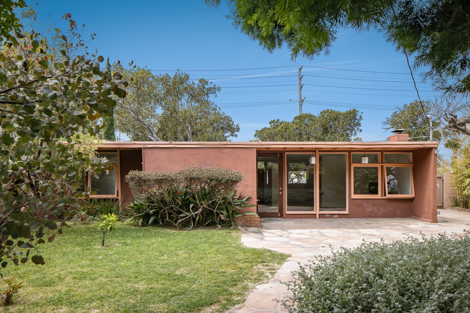 Photo 6 of 6 in Gregory Ain-Designed The Goodman-Pomish Residence, 1948 ...