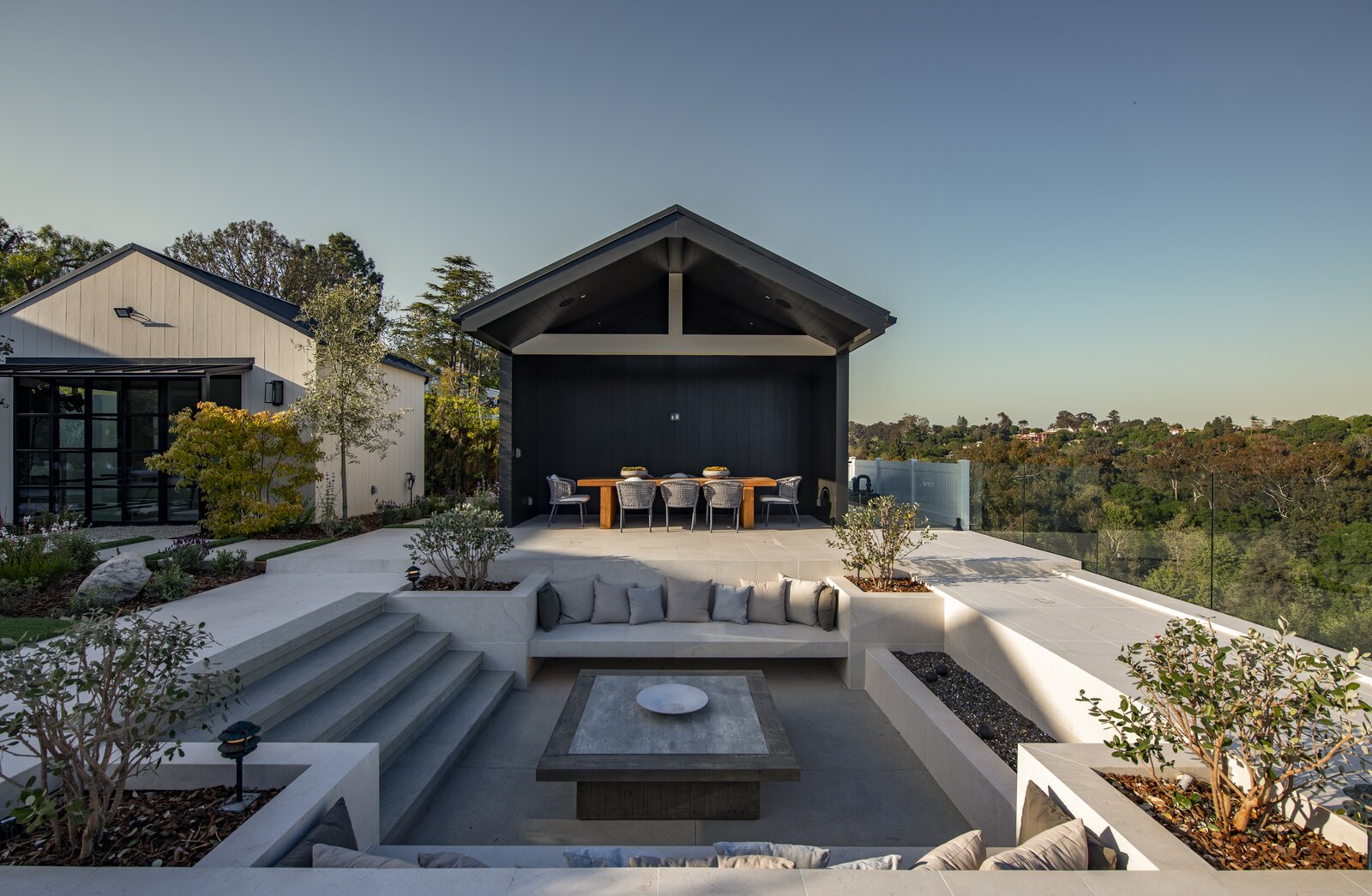 Photo 9 of 10 in New California Modernism-Inspired Compound in Pacific ...