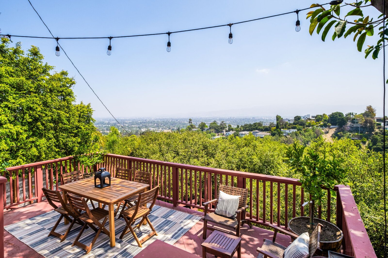 Photo 10 of 10 in Charming Treehouse-Style Mid-Century Residence in ...