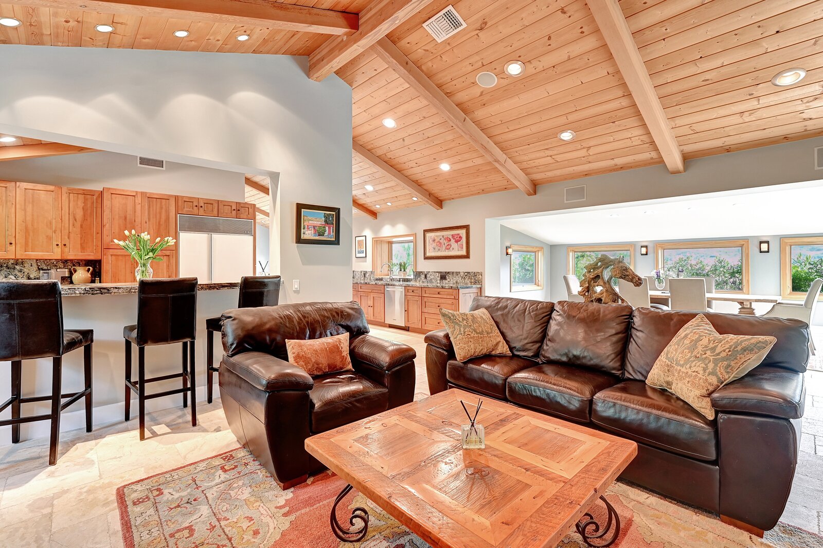 Photo 3 of 10 in Ridgeview Ranch, an Equestrian Dream in Santa Monica ...