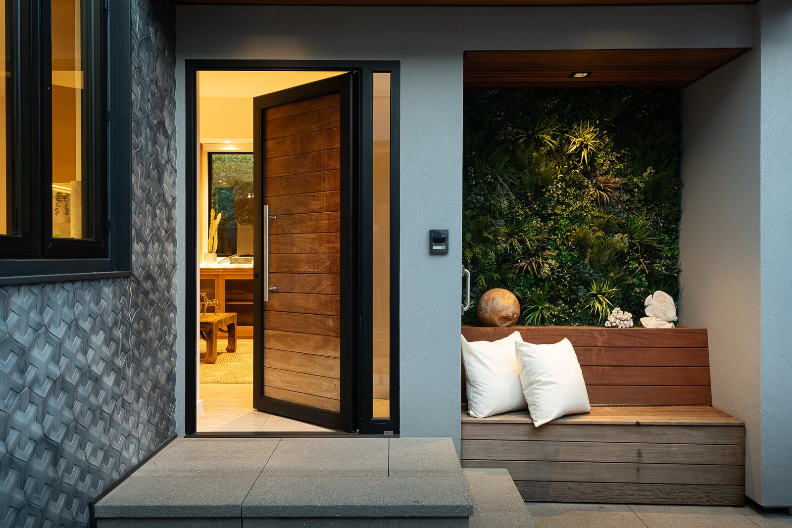 Photo 6 of 75 in Two ResidenceFamily-Style Compound in Culver City With ...