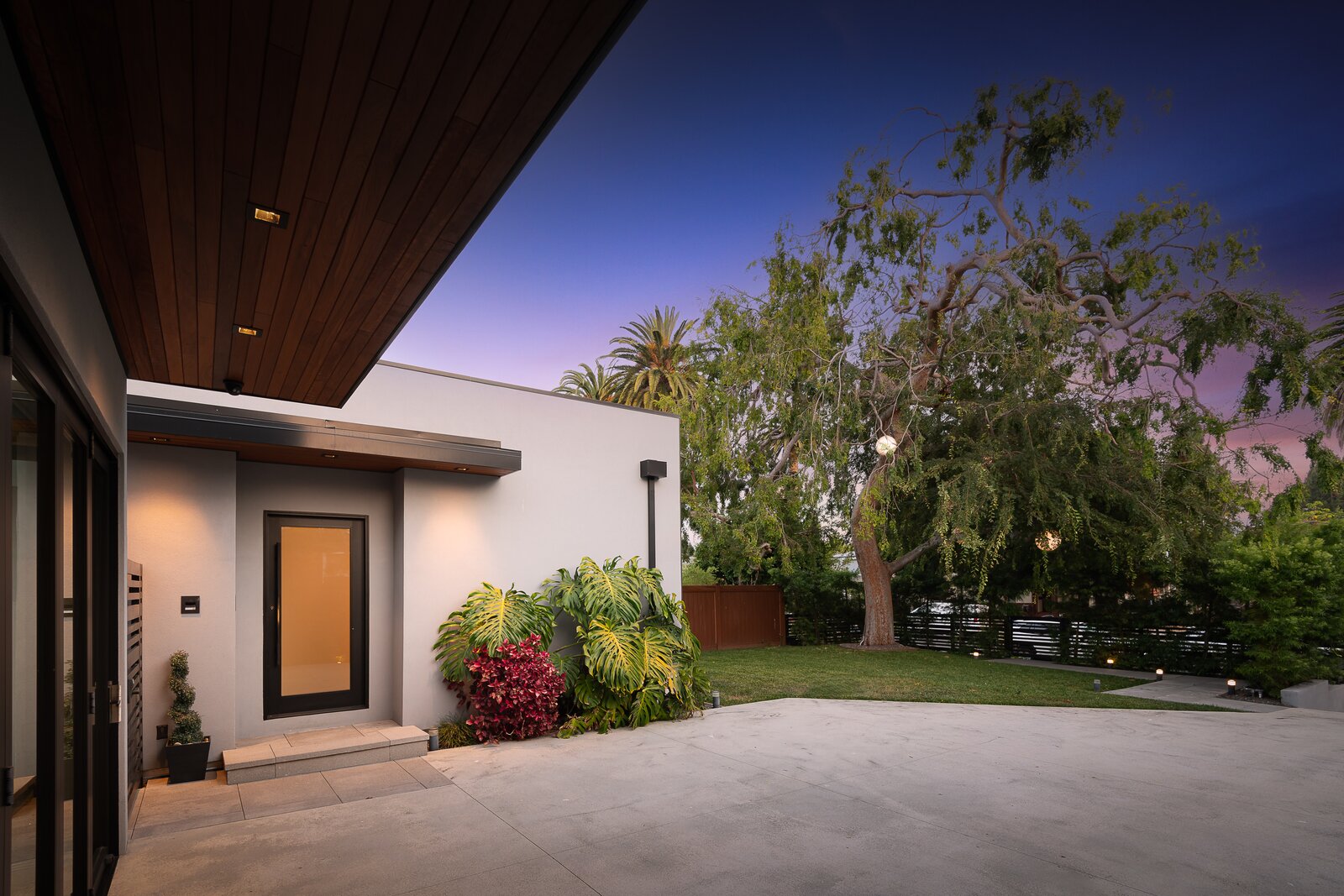 Photo 6 of 13 in Two Residence Family-Style Compound in Culver City ...