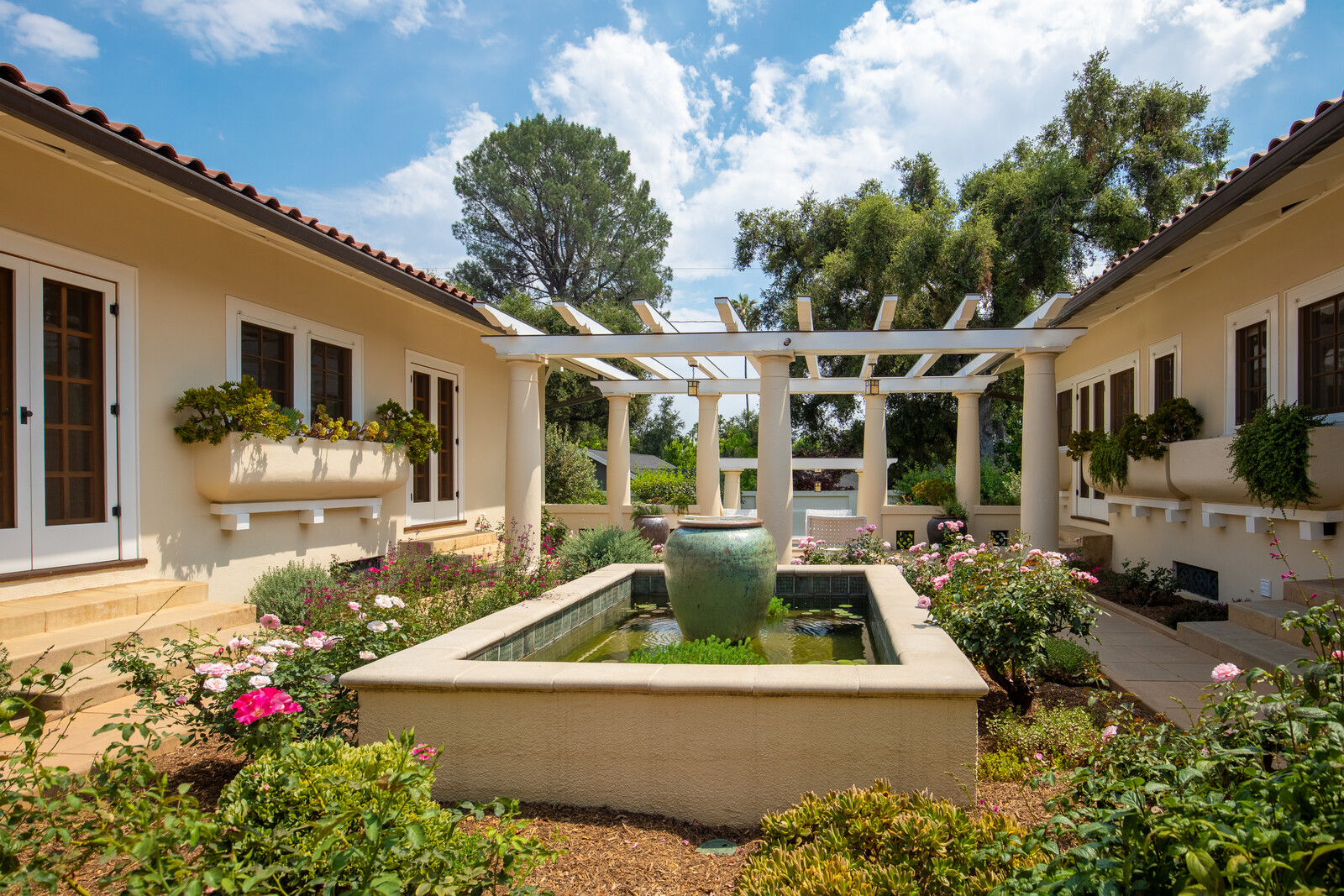 Photo 14 of 18 in Historic Waterman Home Lists for $4.195M, Blending ...