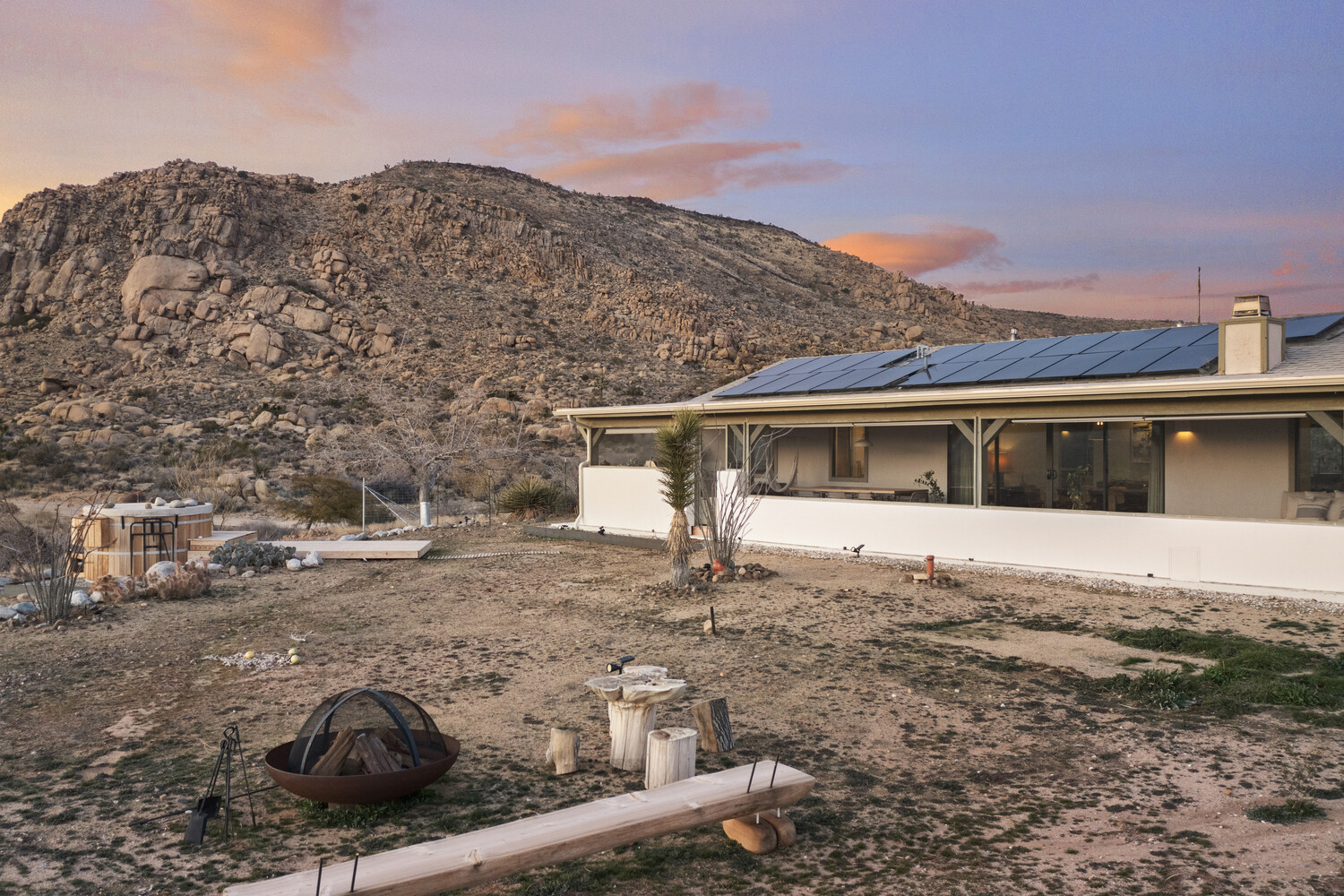 Photo 10 of 13 in Desert Sanctuary: A 13-Acre High Desert Haven Blends ...