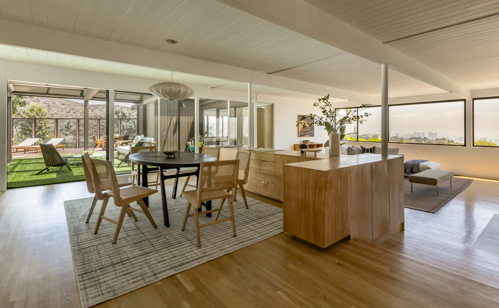 Photo 3 of 7 in Richard Neutra-Designed 1956 Adler House in Crestwood Hills Listed for $2.9M by ...