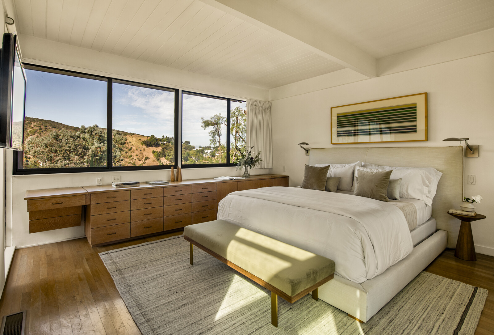 Photo 5 of 7 in Richard Neutra-Designed 1956 Adler House in Crestwood Hills Listed for $2.9M by ...