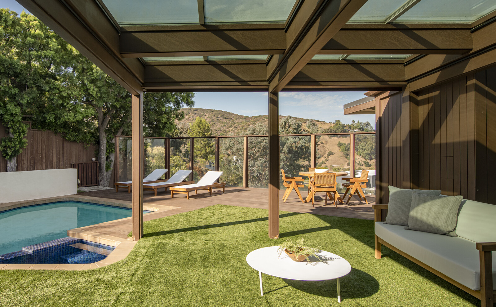 Photo 6 of 7 in Richard Neutra-Designed 1956 Adler House in Crestwood Hills Listed for $2.9M by ...