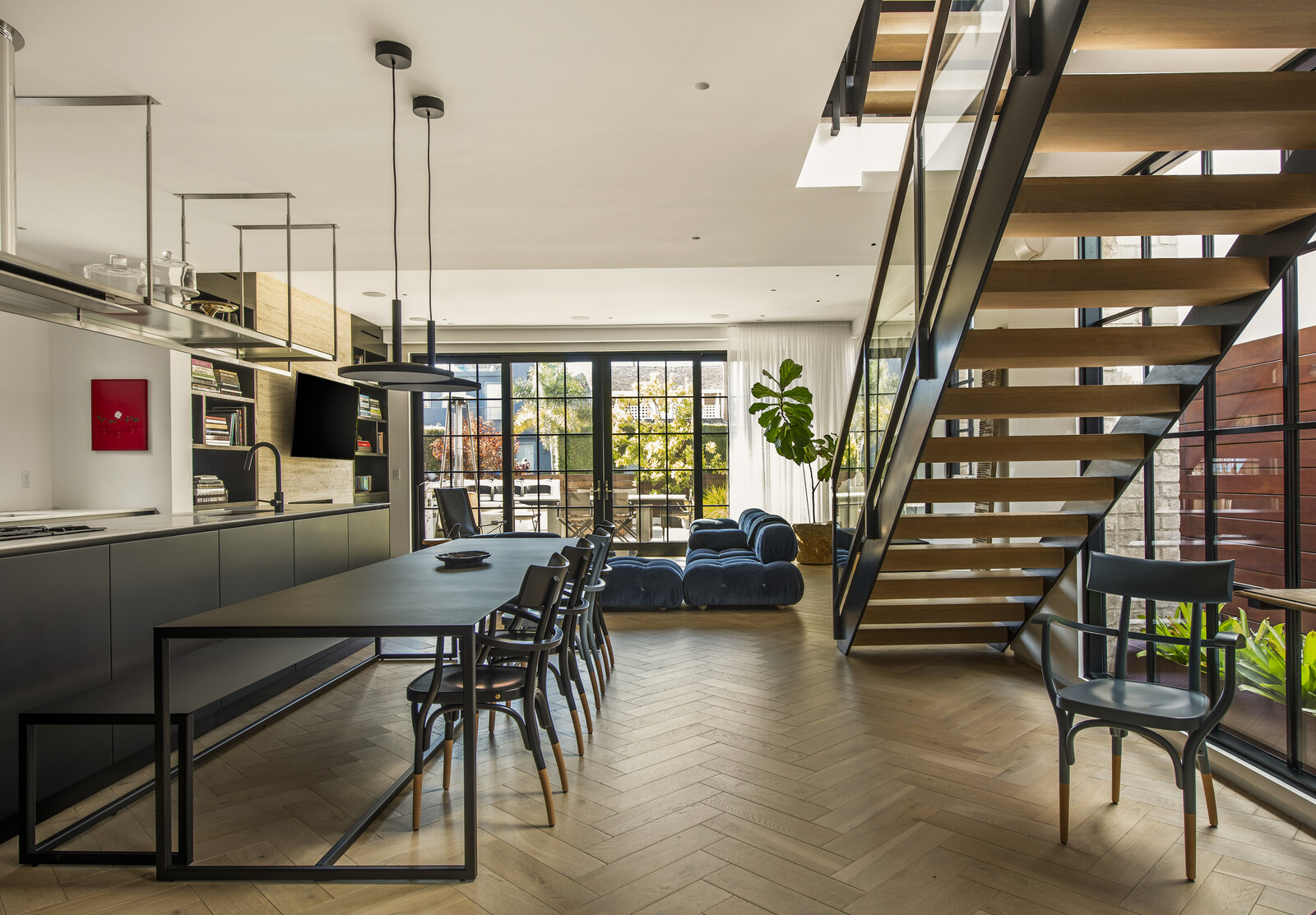 Photo 4 of 11 in Rare Waterfront Luxury Residence on the Venice Beach ...