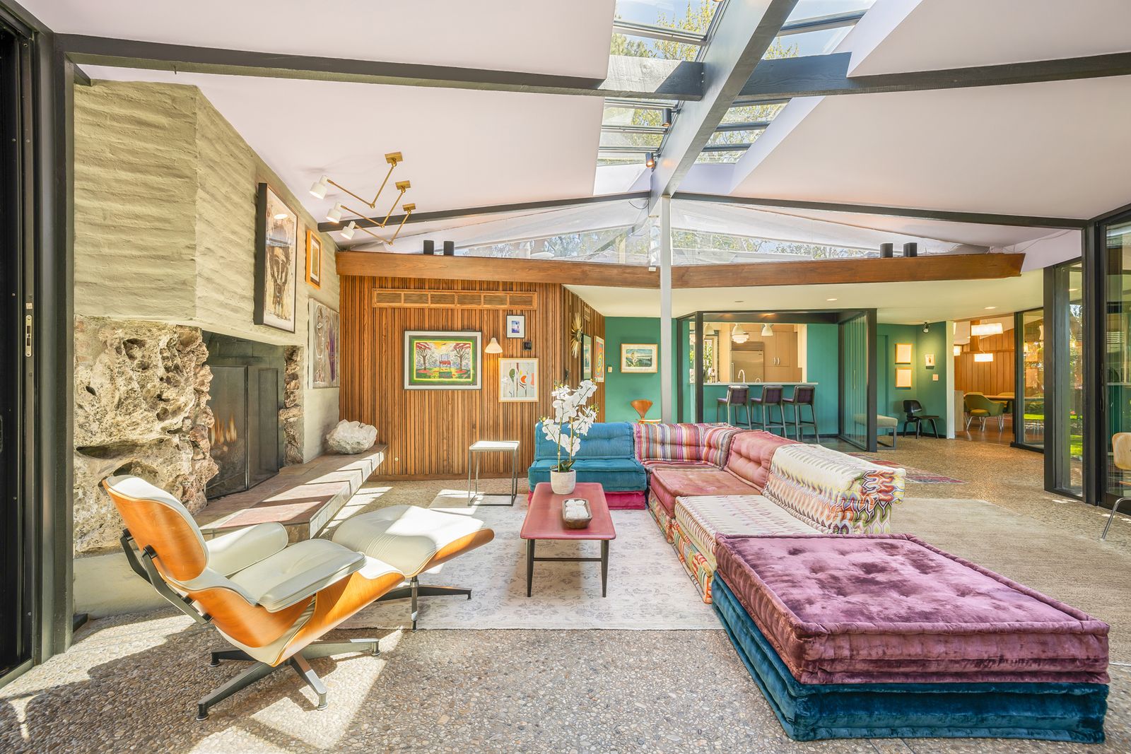 Photo 5 of 11 in Cliff May-Style Ranch in Brentwood’s Mandeville Canyon ...