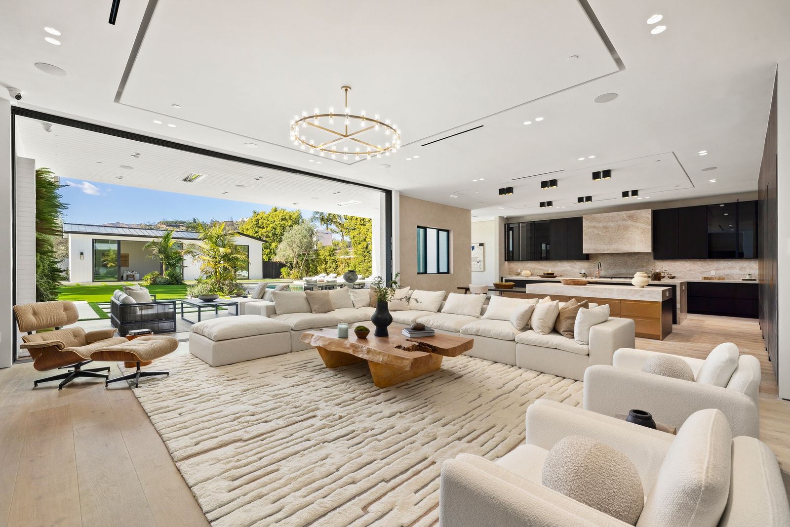 Photo 2 of 13 in Striking New Modern Farmhouse by Award-Winning Gispan ...