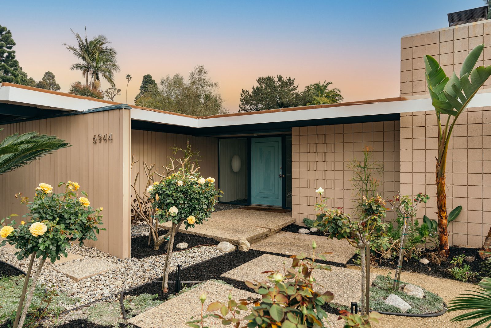 Photo 2 of 10 in Paul Wuesthoff-Designed Midcentury Home in Rancho Palos Verdes Lists for $2 ...