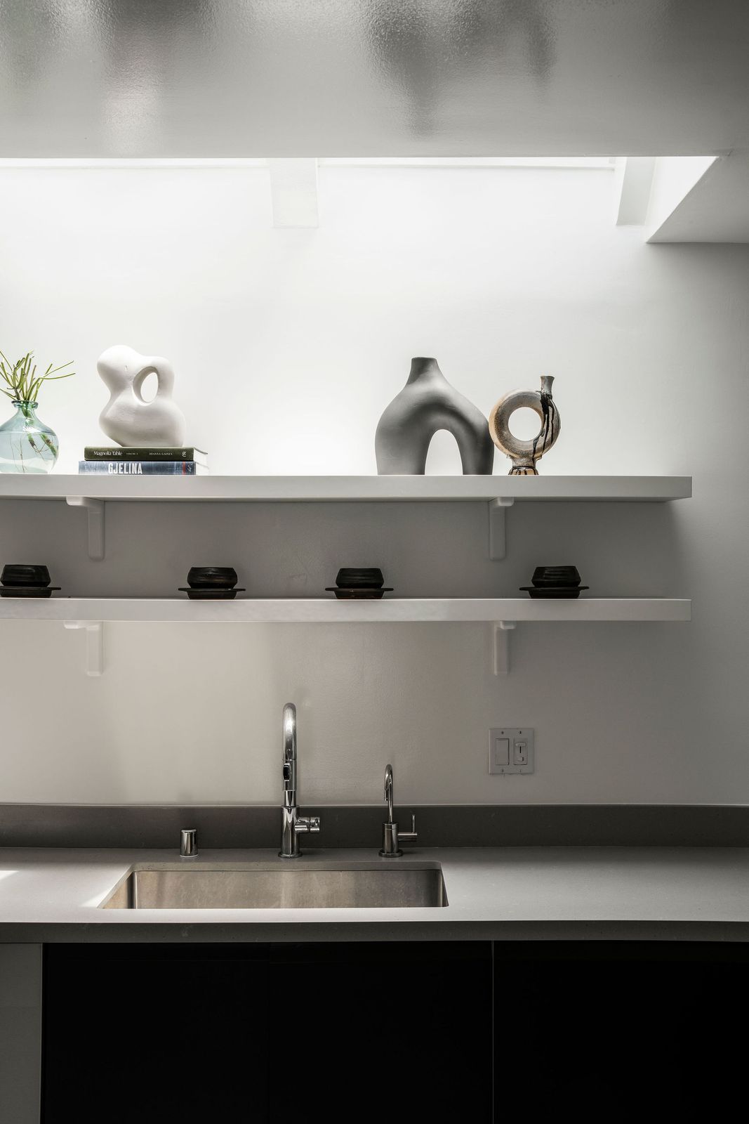 Photo 9 of 14 in Venice Live/Work Triplex by Husband-and-Wife Team John ...